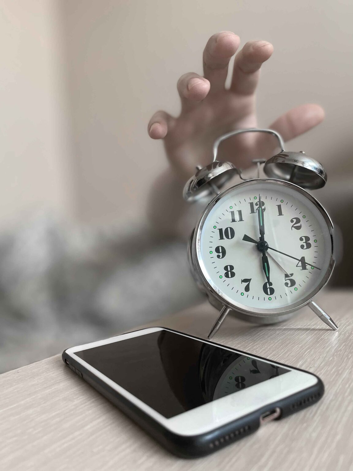 Digital Alarm Clock Keeps Resetting the Time? Here’s What’s Wrong ...